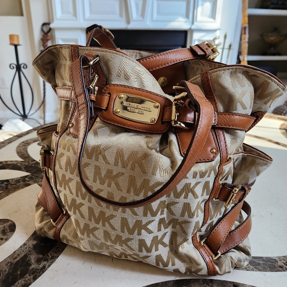 Michael Kors Collection | Bags | Michael Kors Signature Tote | Poshmark